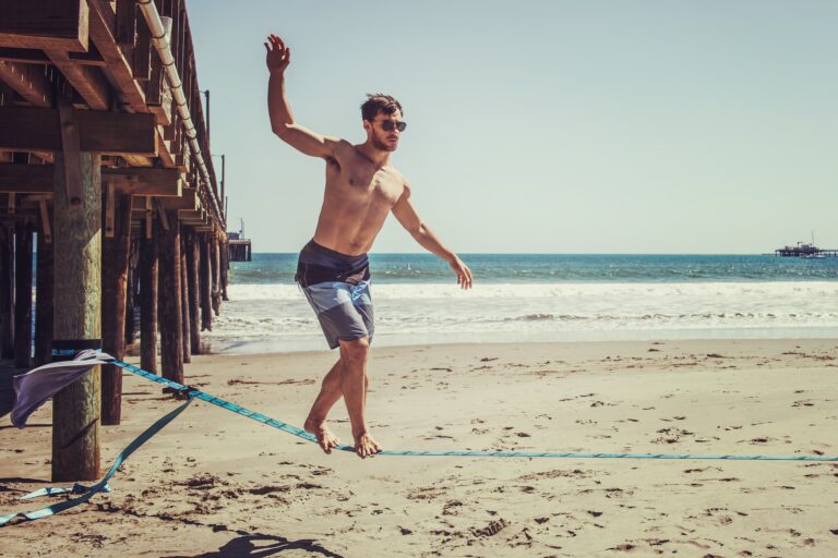 Slacklining: A Quick Beginner's Guide | Fresh Hobby