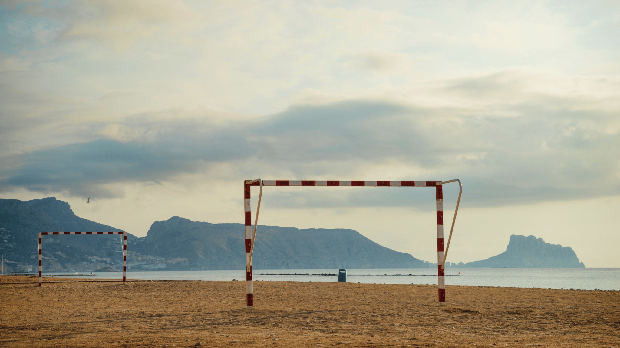 Beach Hobbies, Games, and Activities | 25 Best Things to Do at the ...